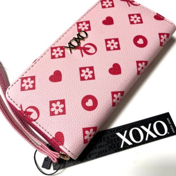 XOXO | Bags | Nwt Xoxo Long Wallet Wristlet Graphic Pink Heart Love ...